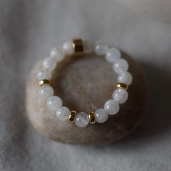 NEW BEGINNINGS - LITTLE RIVER ACUPUNCTURE BEAD RING – BOHINDI
